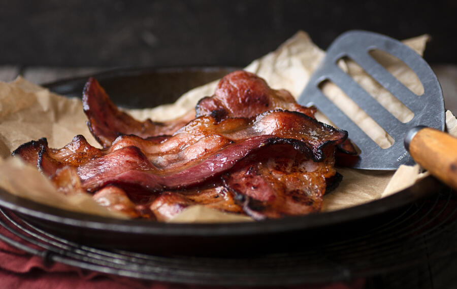 Buy Unsmoked Streaky Bacon Online | 100% Free Range Bacon - Farmison & Co