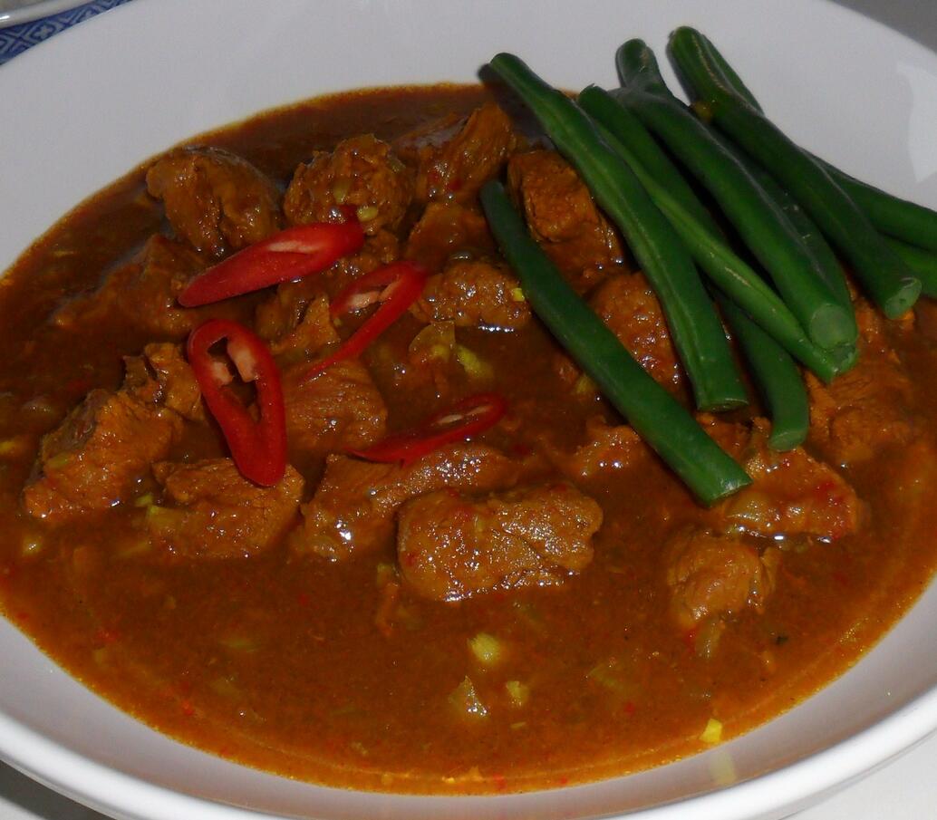 Burmese Beef Curry Recipe, with ginger, chilli, and lemon grass ...