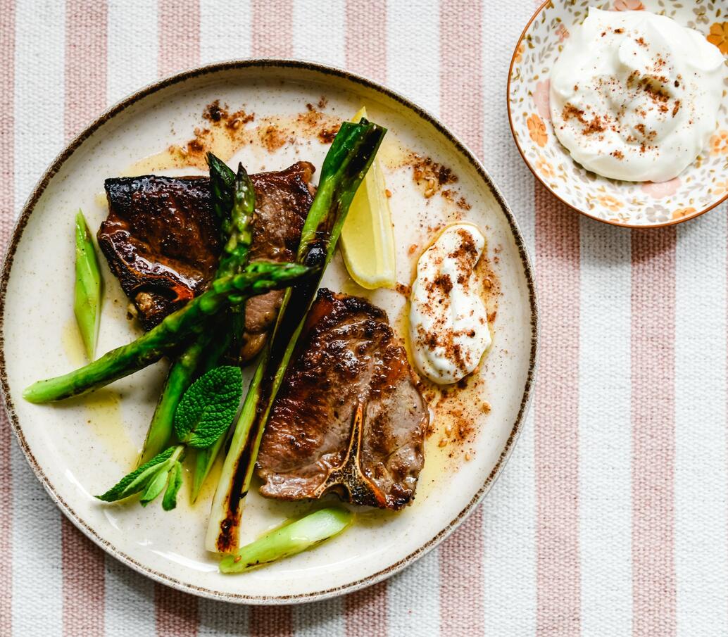 How To Cook Charred Lamb Chops With Asparagus, Spring Onion & Labneh ...
