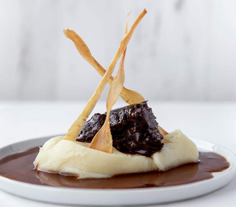 How To Make Ox Cheek Cooked In Stout With Parsnip Mash - Farmison & Co