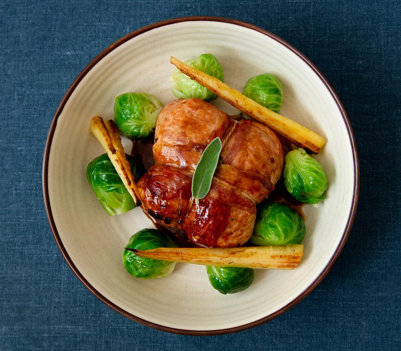 How To Cook Your Bacon Wrapped Turkey Parcel - Farmison & Co