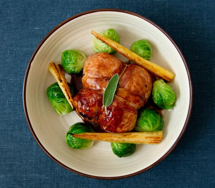 How To Cook Your Bacon Wrapped Turkey Parcel - Farmison & Co